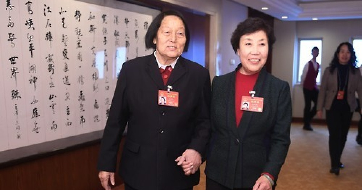 (TWO SESSIONS) CHINA-NPC-CPPCC-FEMALE (CN)