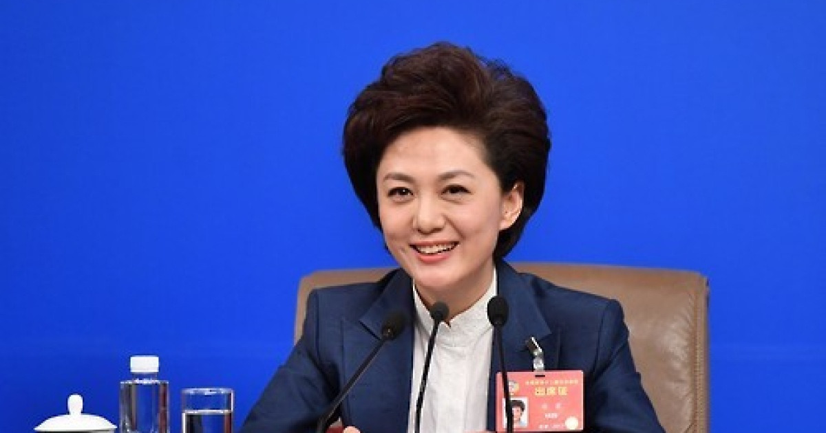(TWO SESSIONS) CHINA-NPC-CPPCC-FEMALE (CN)