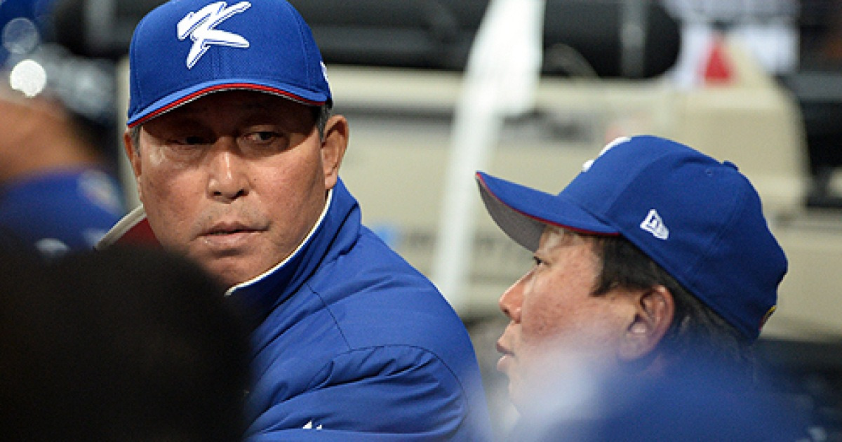 김인식 감독-선동열 코치 'WBC 1승 해법은?' [MK포토]