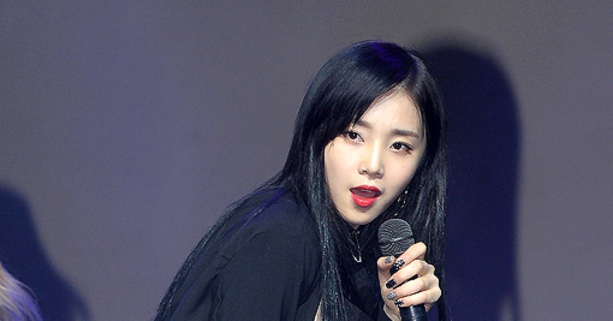 아이디 '엉덩이를 흔들흔들' [MBN포토]