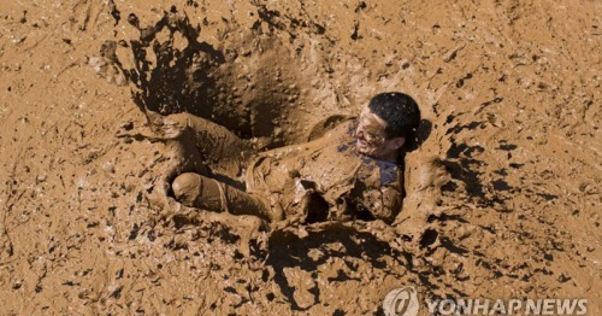 Israel Mud Day