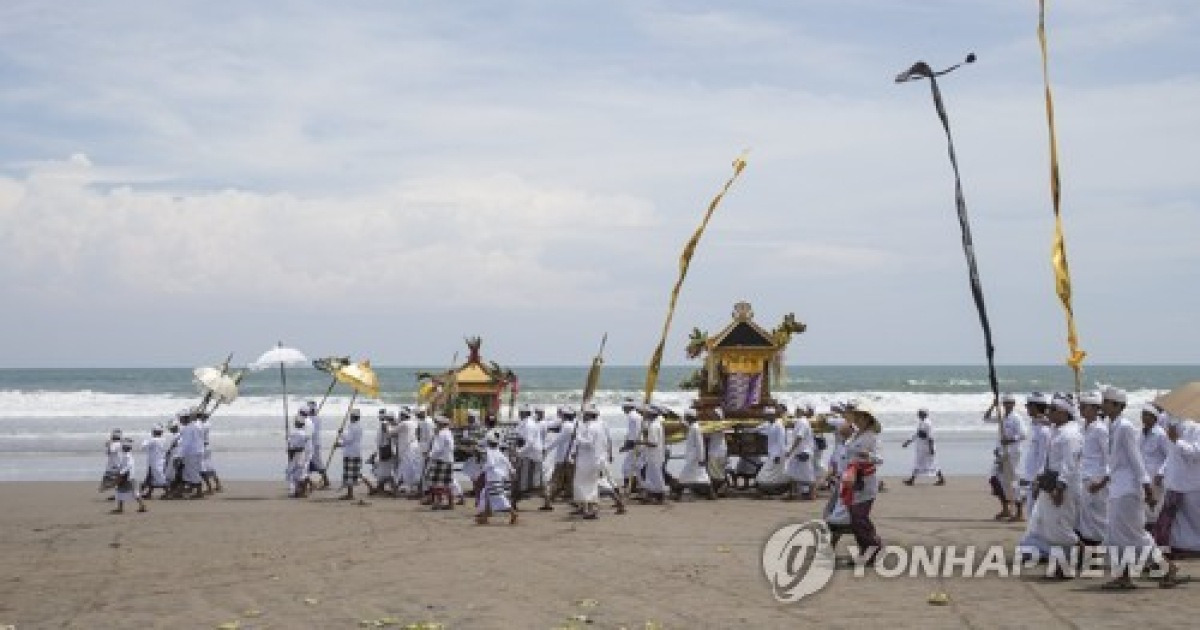 INDONESIA BALI CLEANSING CEREMONY
