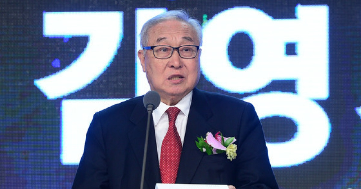 김영기 KBL총재 '2016~2017 프로농구 시상식을 시작합니다'