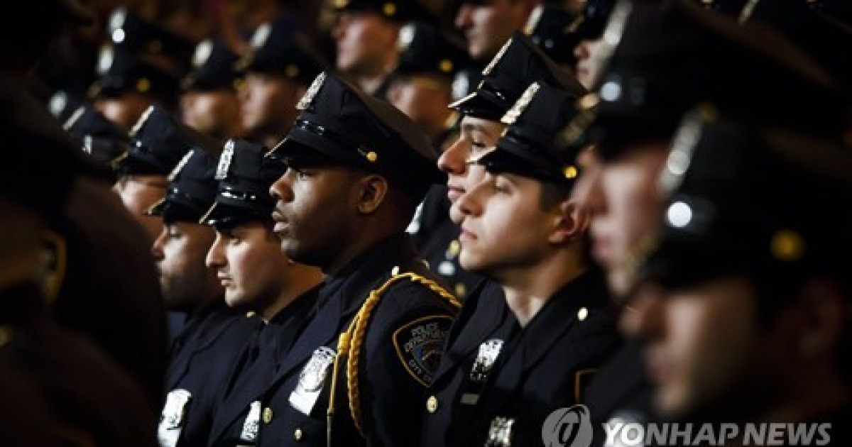 USA NEW YORK POLICE ACADEMY GRADUATION