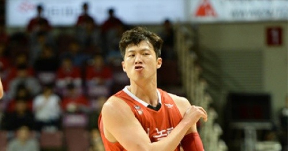 [프로농구] '사이먼-이정현 55점' KGC, 4강 PO 먼저 웃었다