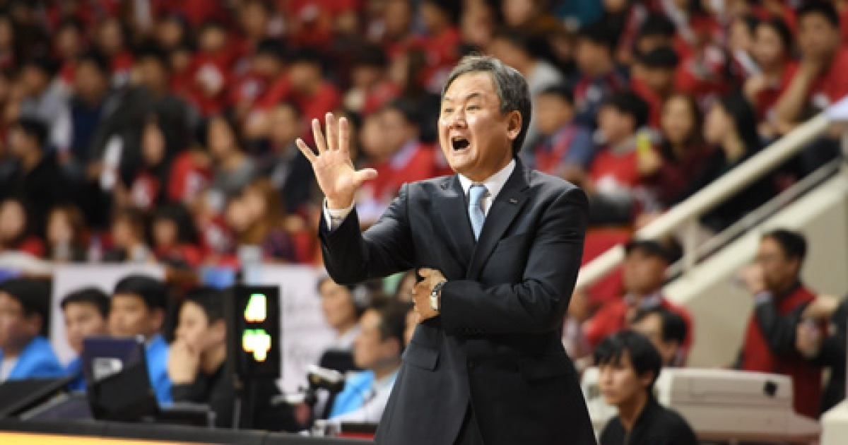 [KBL PO] 2패 떠안은 유재학 감독 "흐름 탈 때 나오는 실책이 문제"