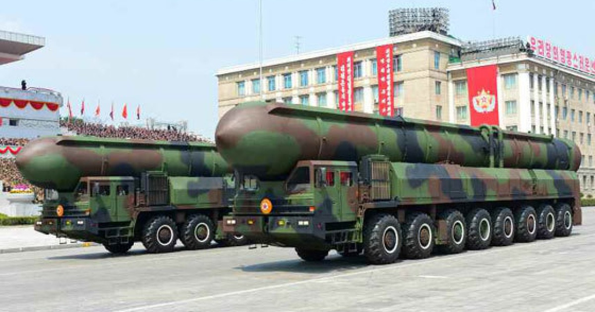 북한 ICBM 고체 .. 액체 연료 '투 트랙' 개발