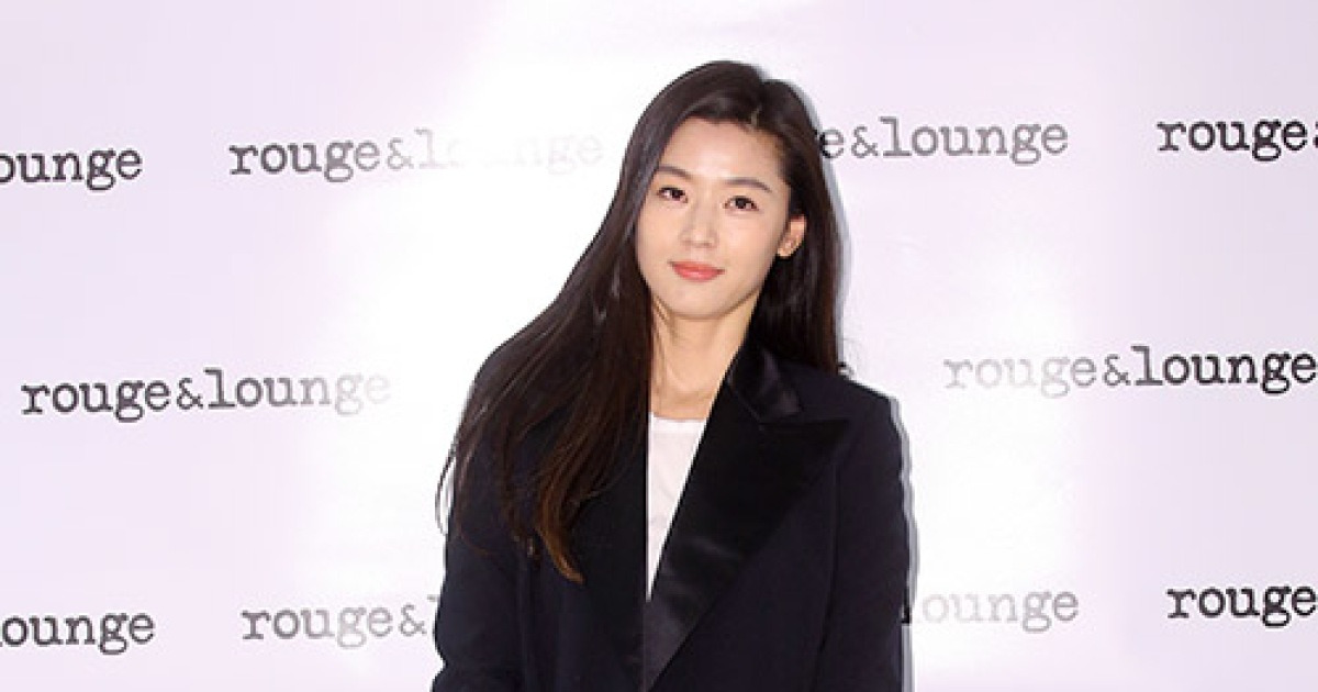 [bnt포토] 전지현 완벽한 비율