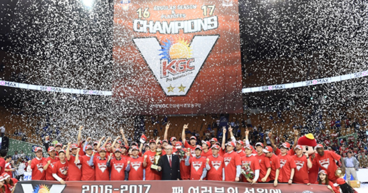 [MD포토] KGC '위풍당당 통합우승 챔피언'
