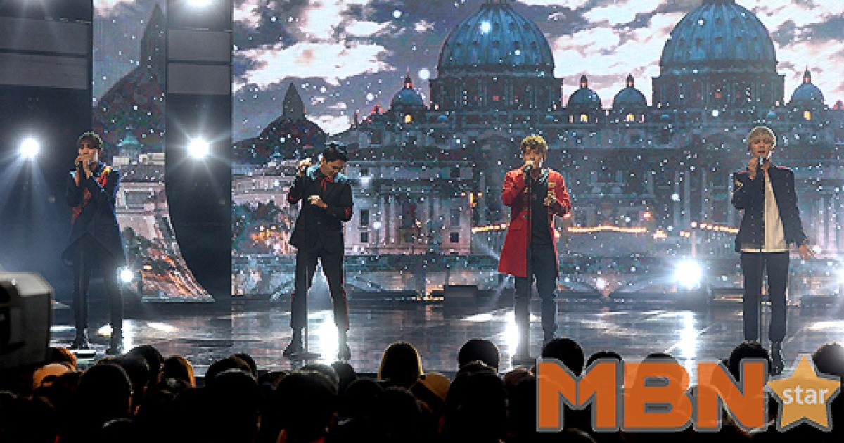 파라다이스 '뮤지컬을 보는듯한 무대' [MBN포토]