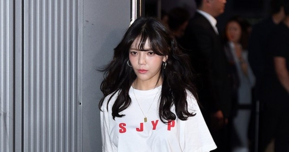 [HEI포토] AOA 지민, '핼쑥해진 얼굴로'