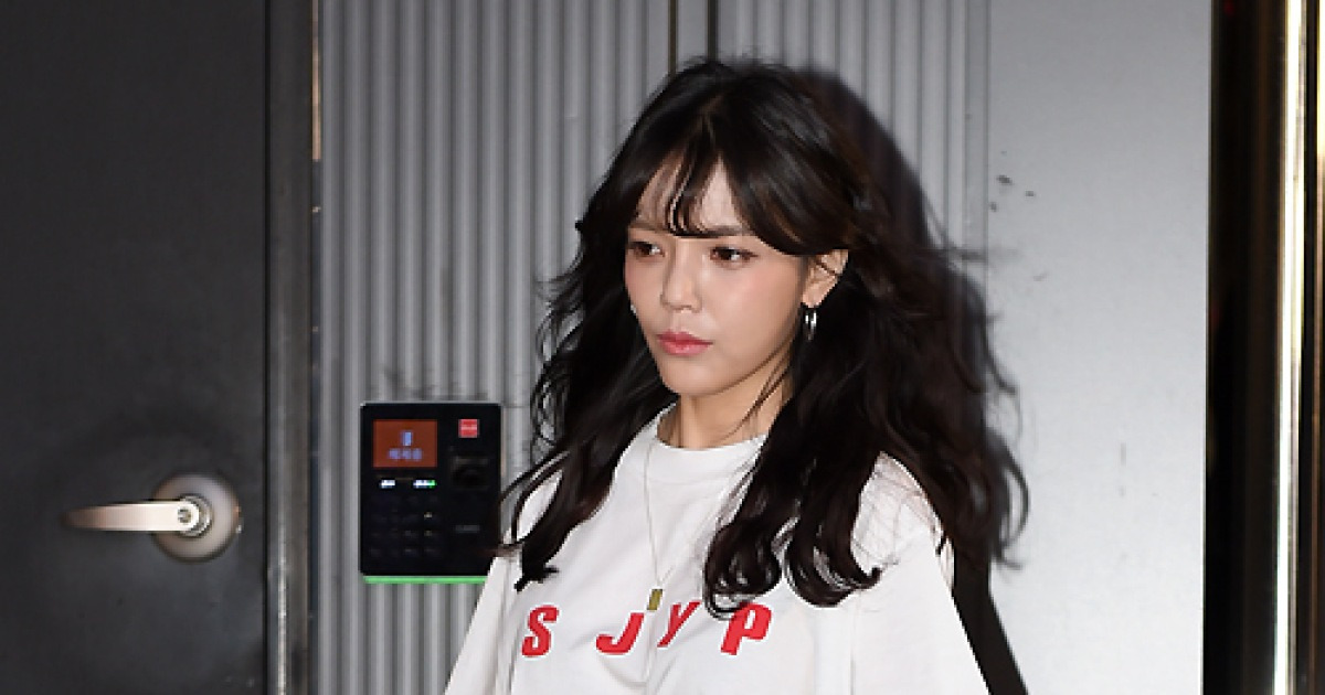 [MD포토] AOA 지민 '카리스마 묻어나는 발걸음'