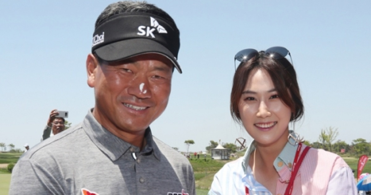 [KPGA SKT오픈] 최경주의 생일 축하를 위해 일본에서 날아온 김하늘