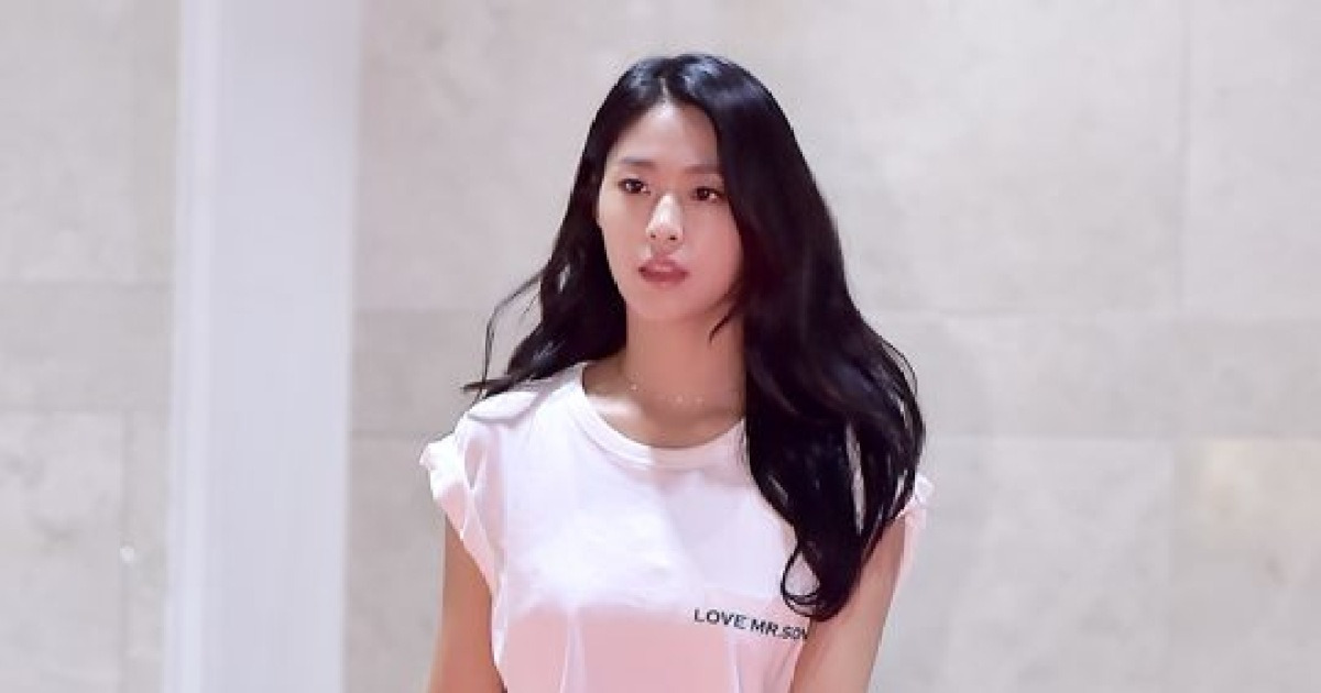 [TEN PHOTO]AOA 설현 '청바지+흰티 한장으로 시선강탈'