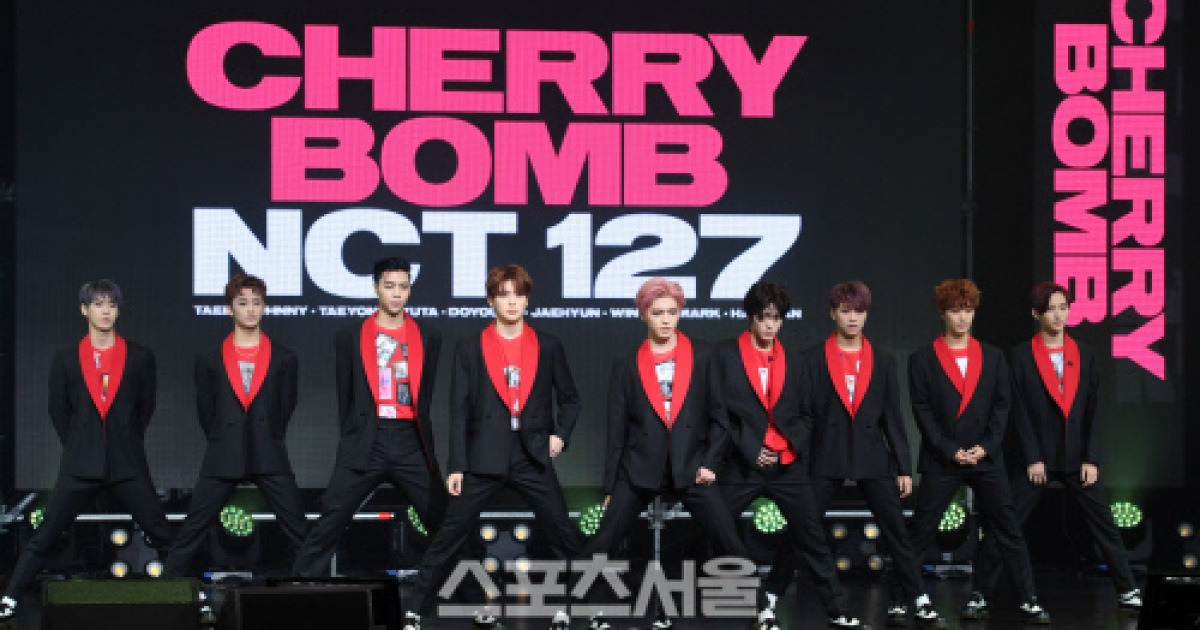 [SS포토]'체리 밤' 안무 대형 공개하는 NCT 127