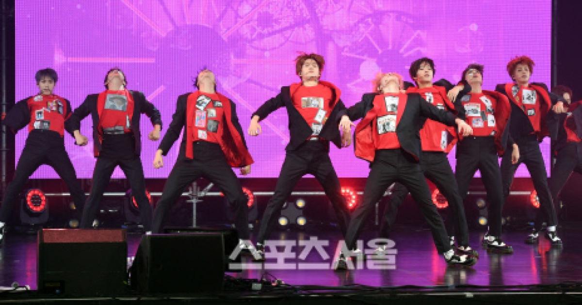 [SS포토]NCT 127, 체리색 처럼 강렬하게!