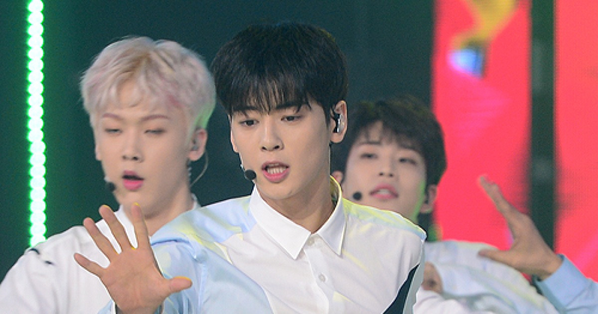 차은우 '손동작도 멋있네~' [MBN포토]