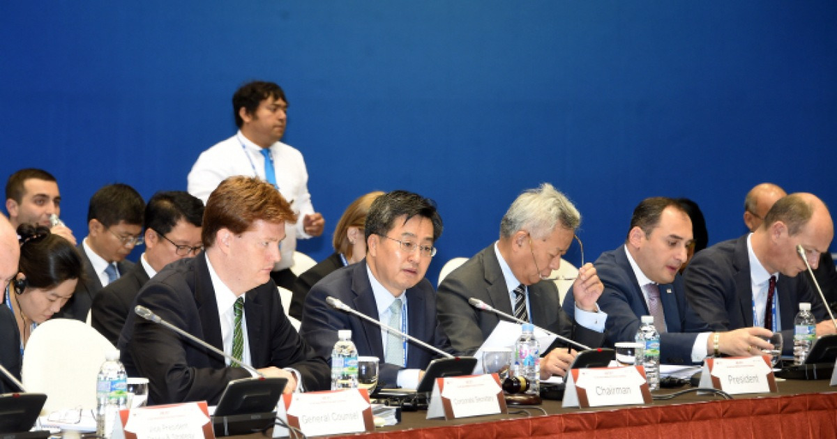 [2017 AIIB][포토]거버너회의 주재하는 김동연 부총리