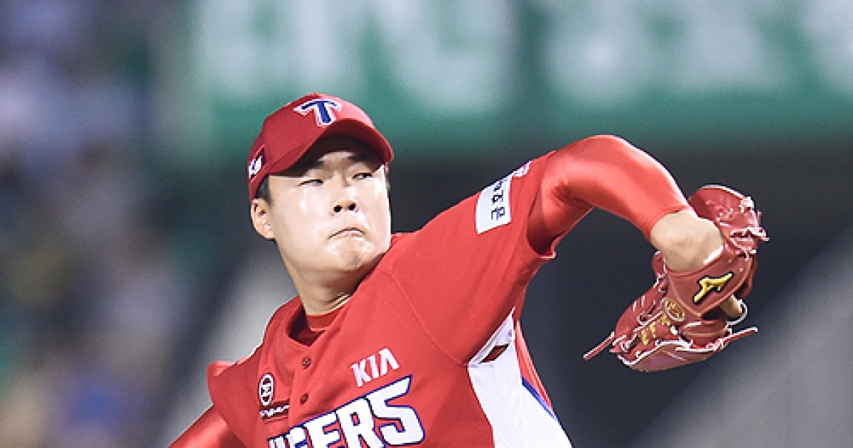 [MD포토] 한승혁 '159km 직구로 승리 지킨다'