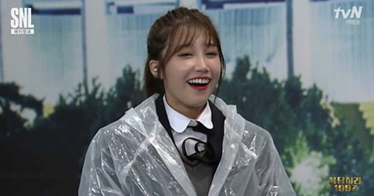 'SNL9' 정은지X정상훈, 생방송 중 NG "네가 대사 할 차례잖아!"