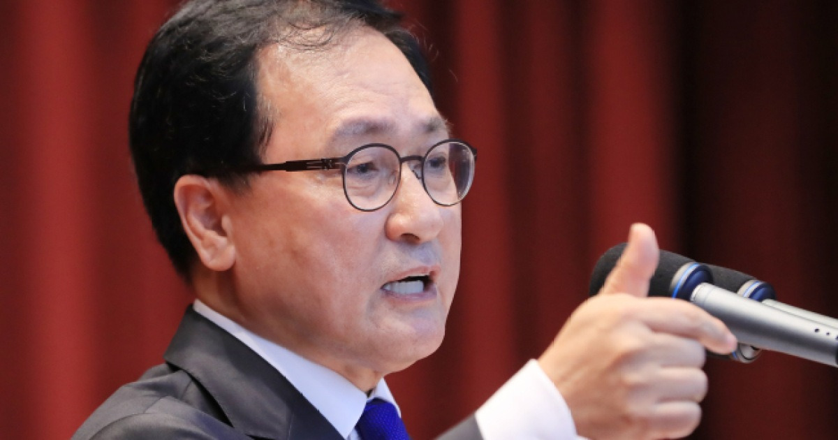 New ICT minister faces mounting challenges