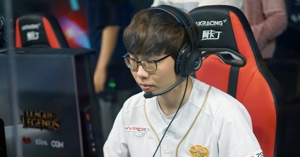 [LOL]에버8, 전투로 ROX 제압하고 1세트 승리