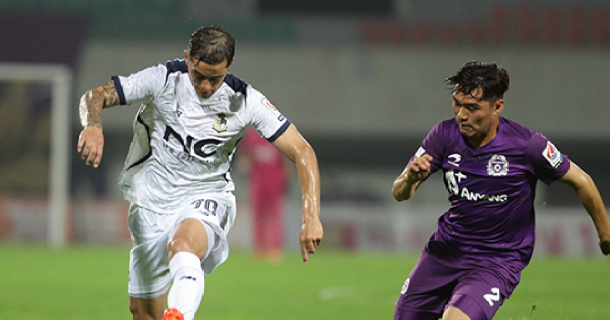 [B11포토] 빠르게 공격하는 알렉스