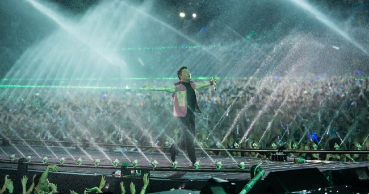 Fans soak up 'Wet Psy' at 'Summer Swag' concert