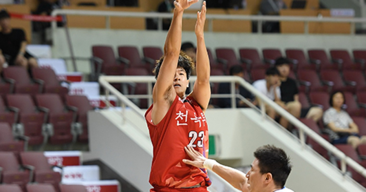 KGC 전성현, 3Q 발휘된 '불꽃슈터 모드'..새 시즌까지 이어질까?