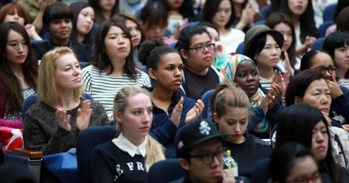'College students have poor Korean'