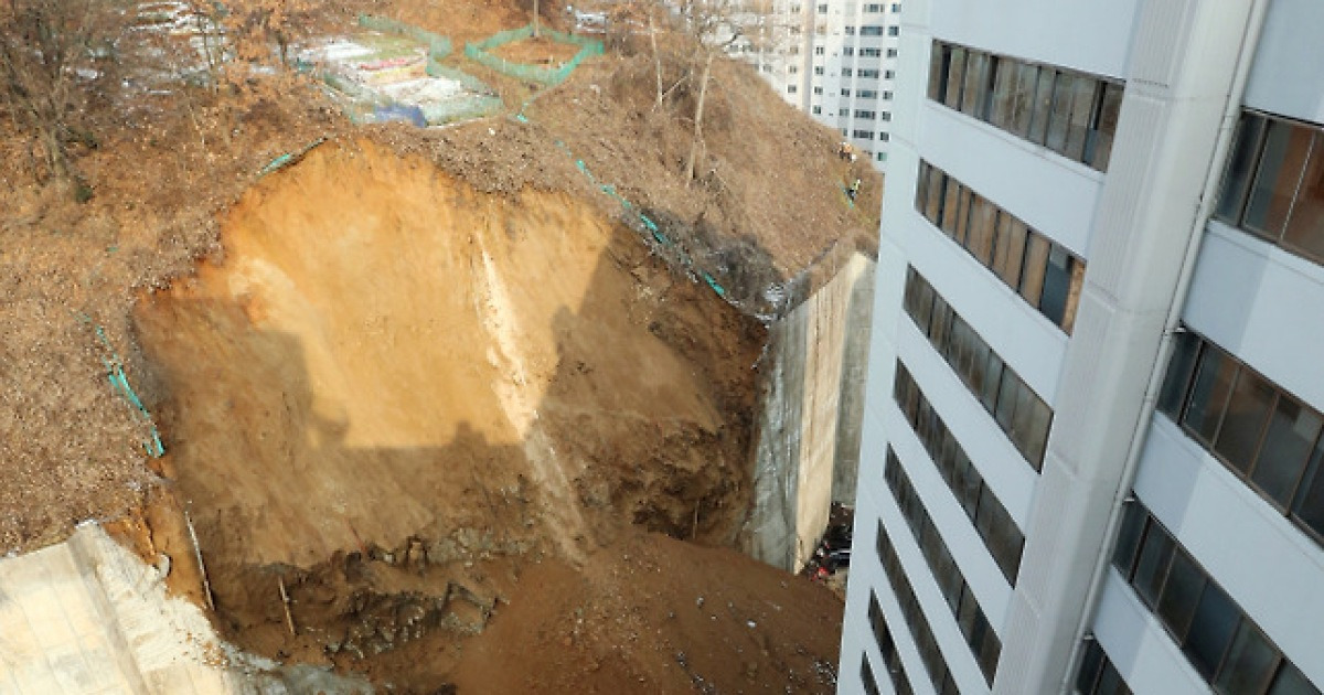 Gwangju wall collapse raises safety management fears