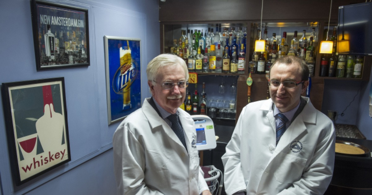 Testing antidrinking drug with help of a fake bar