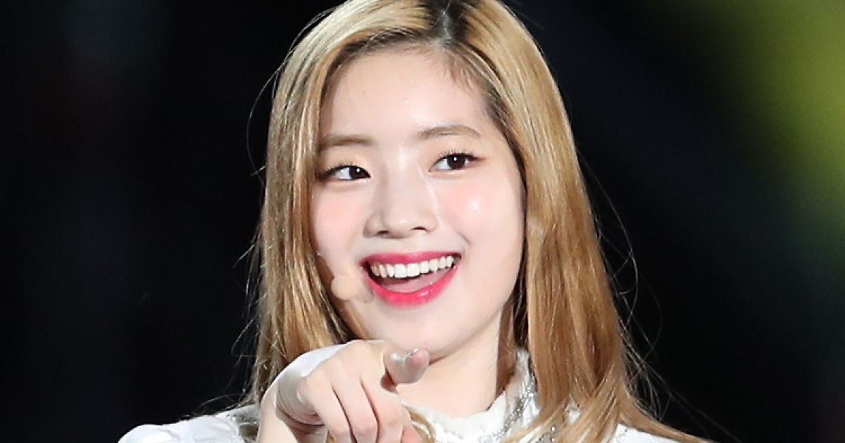 JYP "트와이스 다현, 발목 부상으로 휴식..회복 중"