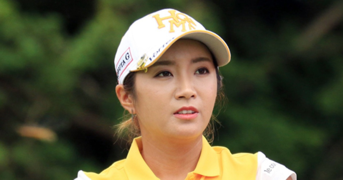 '홀인원' 이보미, 1R 잔여경기에서 단독1위로 도약 [KLPGA하이원여자오픈]