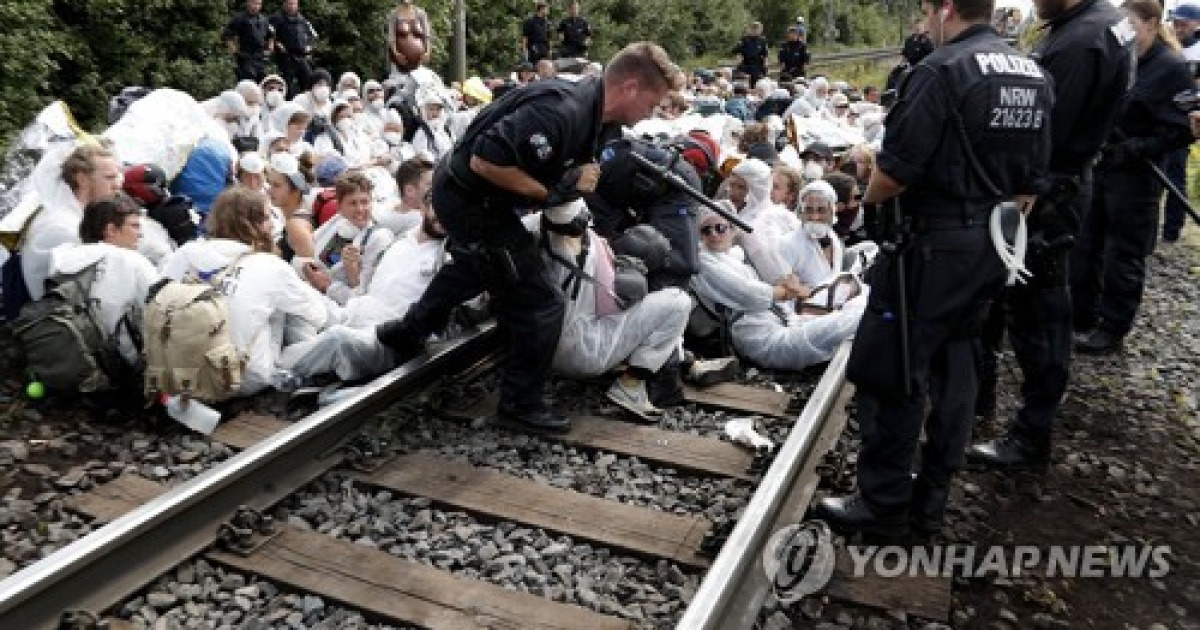 GERMANY ENDE GELAENDE PROTEST INITIATIVE