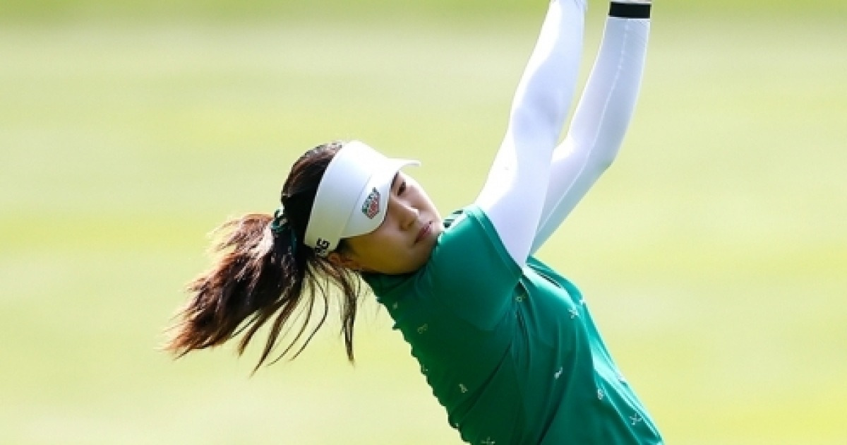 [LPGA] '53개홀 노보기' 전인지, 루이스에 1타차로 아쉬운 2위