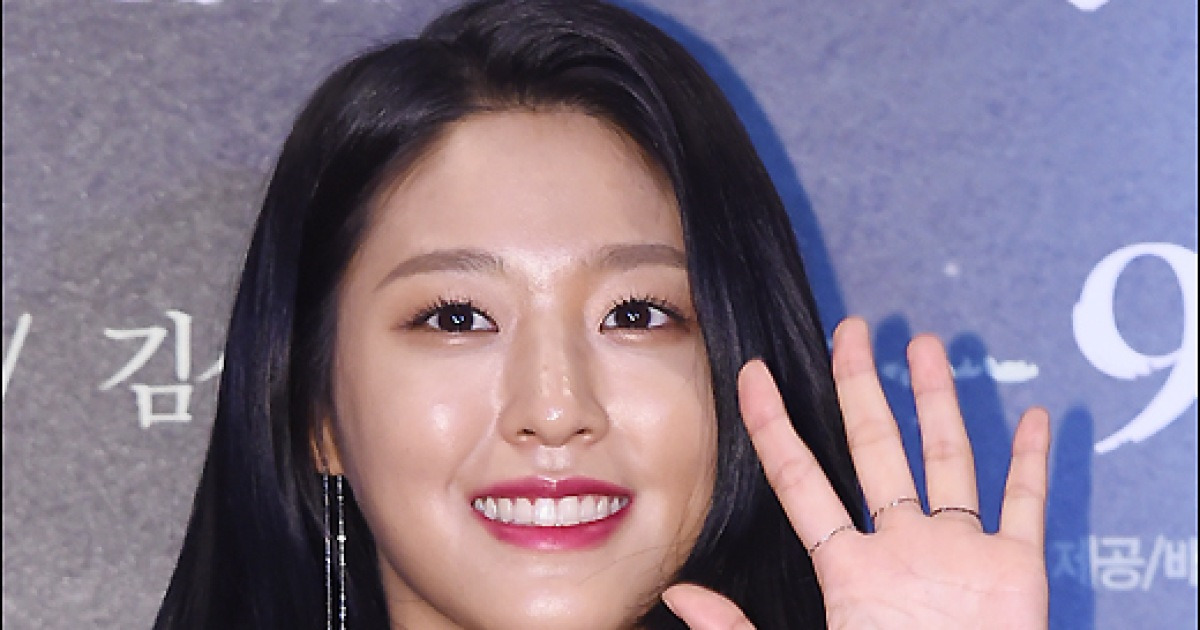 [MD포토] AOA 설현, '손바닥보다 작은 얼굴'