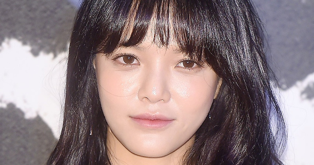 [엑's HD] AOA 지민 '눈빛에 빠져들어'