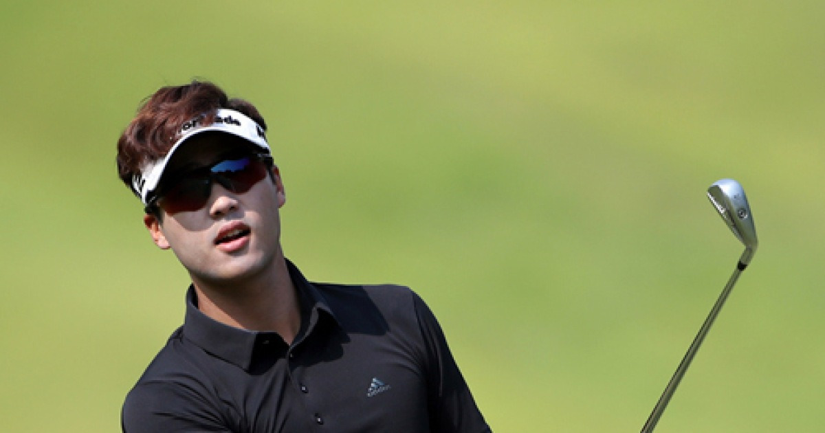 KPGA 투어 2승 장이근, 세계랭킹 109계단 도약..김시우는 37위