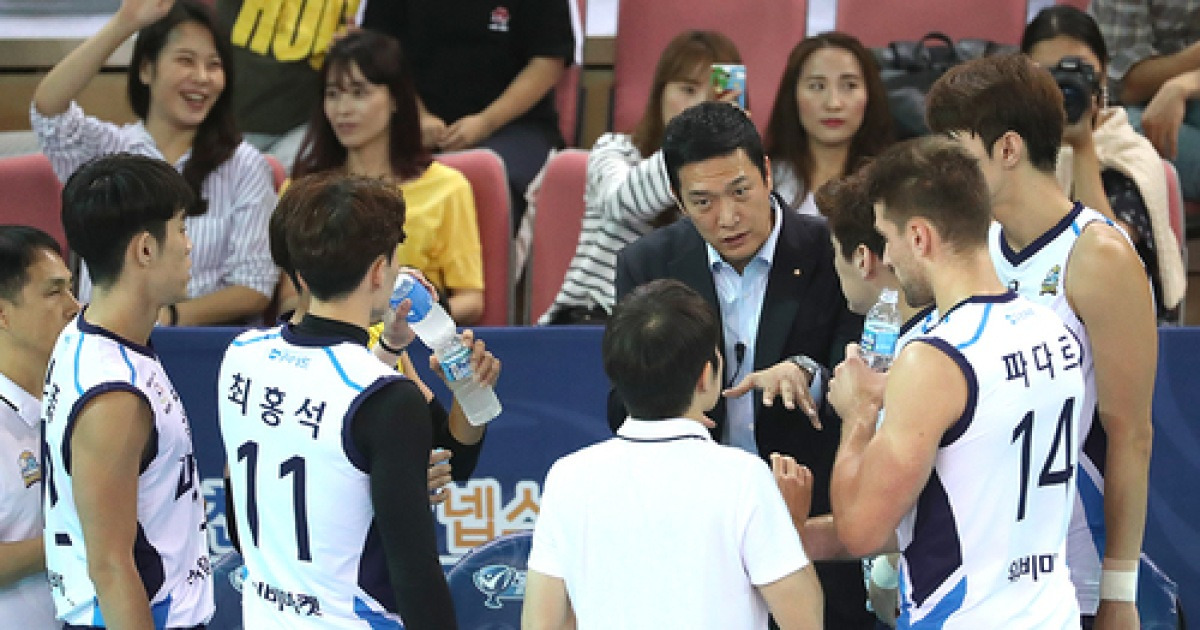 [KOVO컵]'유광우 효과?' 우리카드, KB손해보험에 역전승