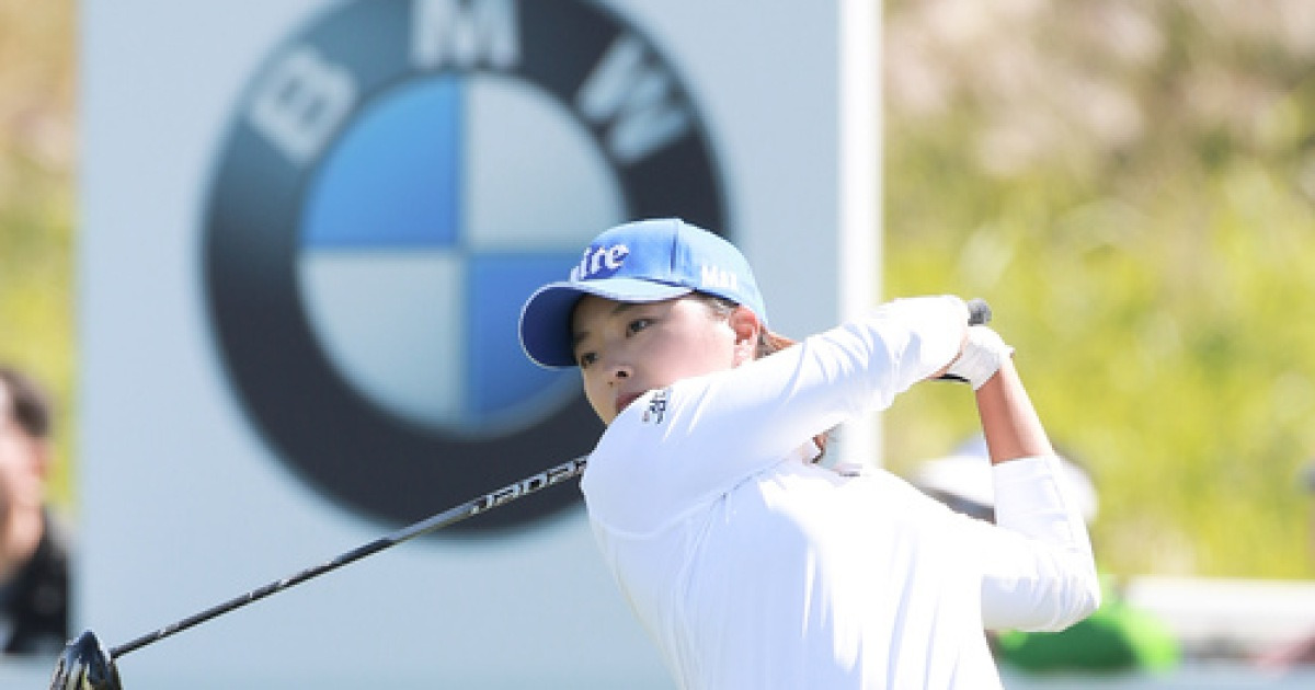 [KLPGA]'타이틀 방어' 고진영, 'BMW 챔피언십' 역전 우승..통산 9승