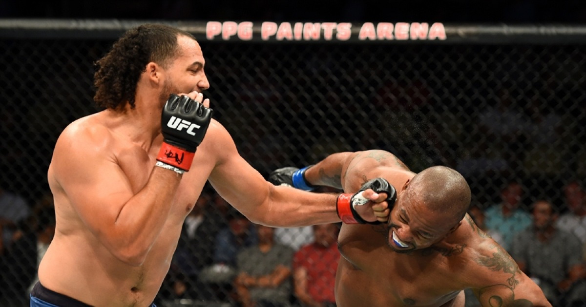 [오늘의 UFC] 루크 락홀드, 1년 3개월 만에 복귀전 TKO승