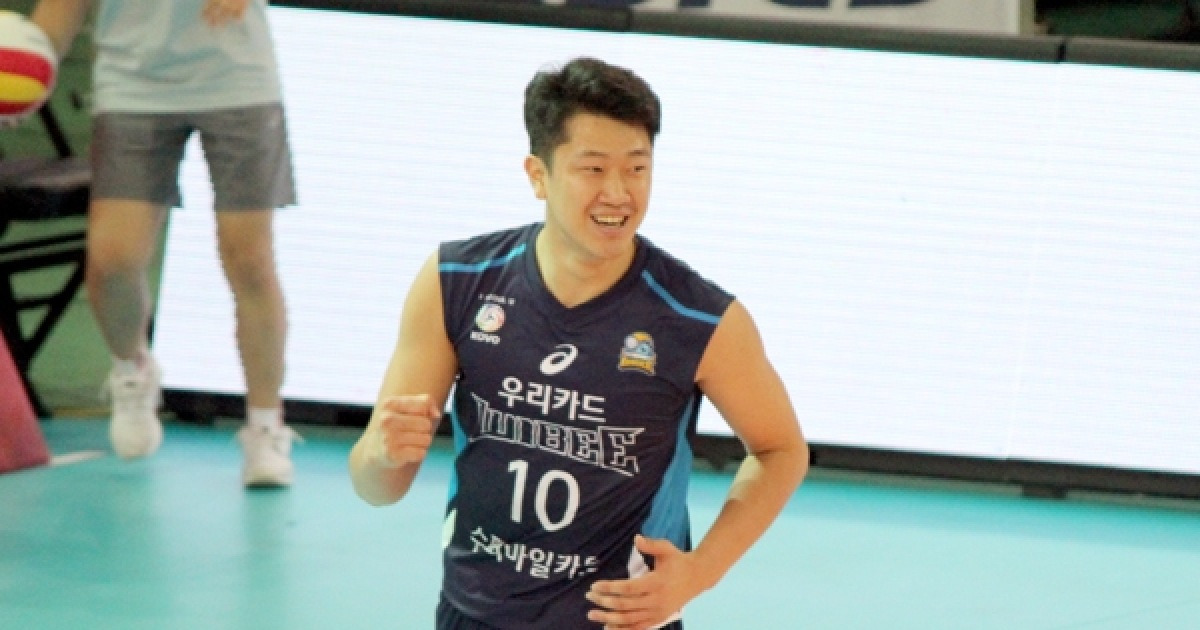 [KOVO컵] '나경복 그뤠잇' 우리카드, OK에 3-1 역전승..4강행 확정