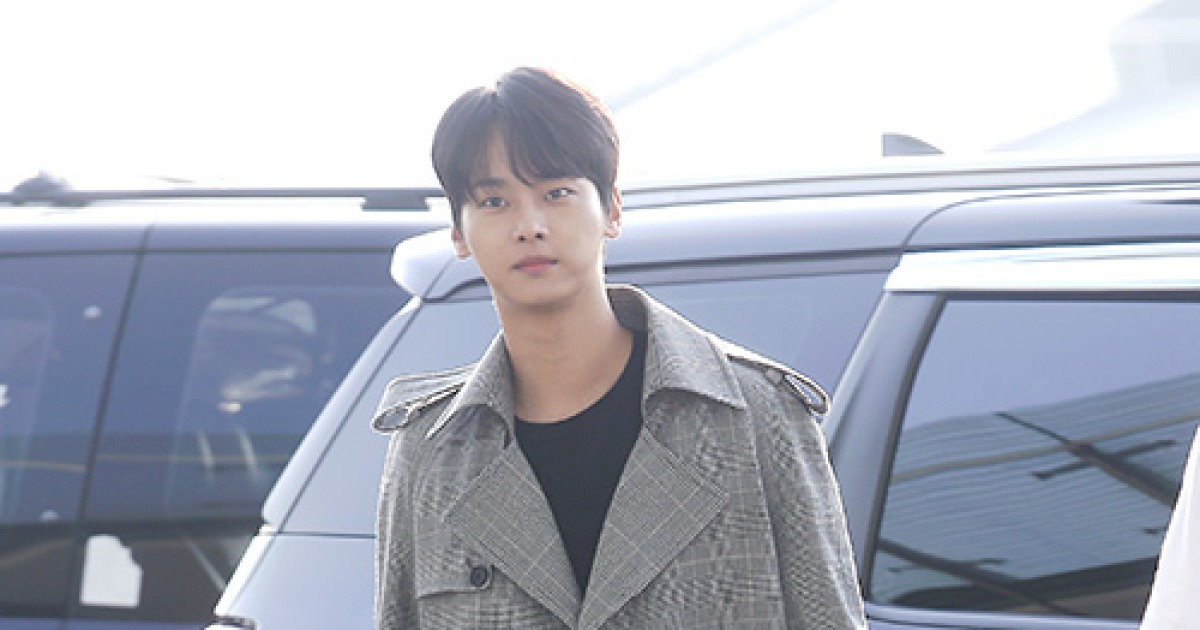 [bnt포토] 빅스엔 '트렌치 코트로 여심저격'