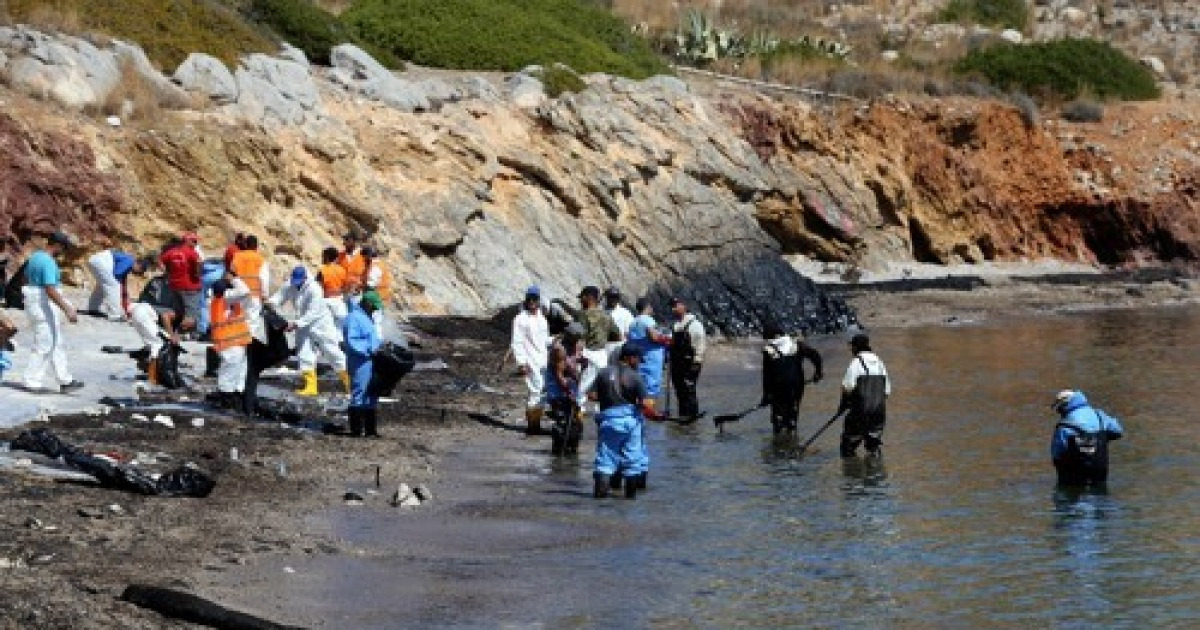 GREECE POLLUTION OIL SPILL