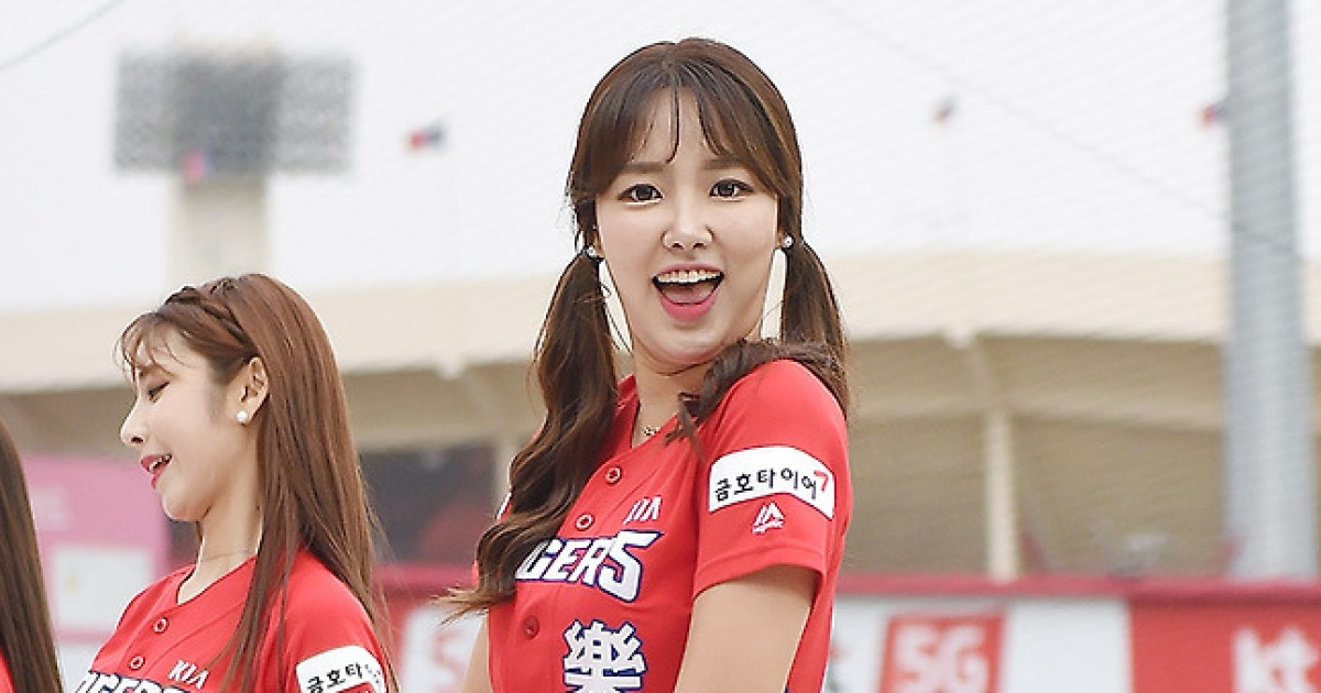 [엑's HD] KIA 치어리더 김맑음 '눈동자에 빠지겠네'