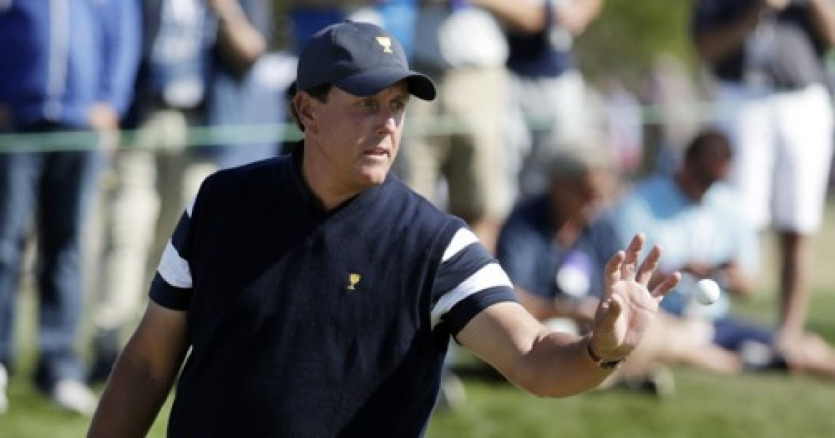 On the Fringe Mickelson Golf