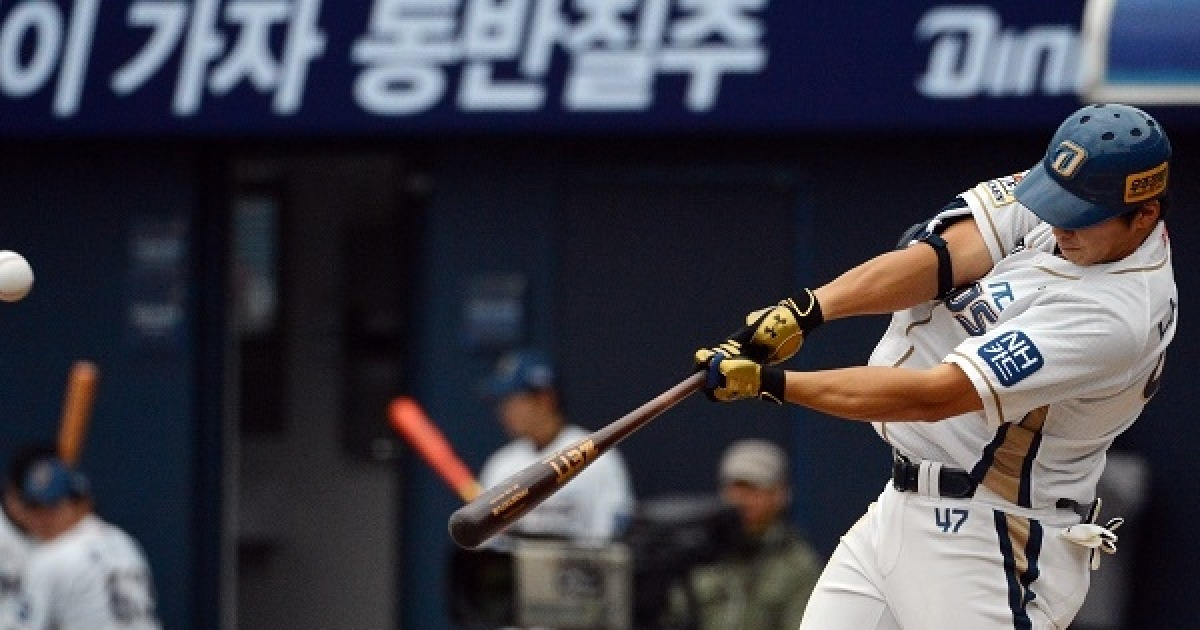 [와일드카드전] '스리런포' NC 나성범, MVP 선정