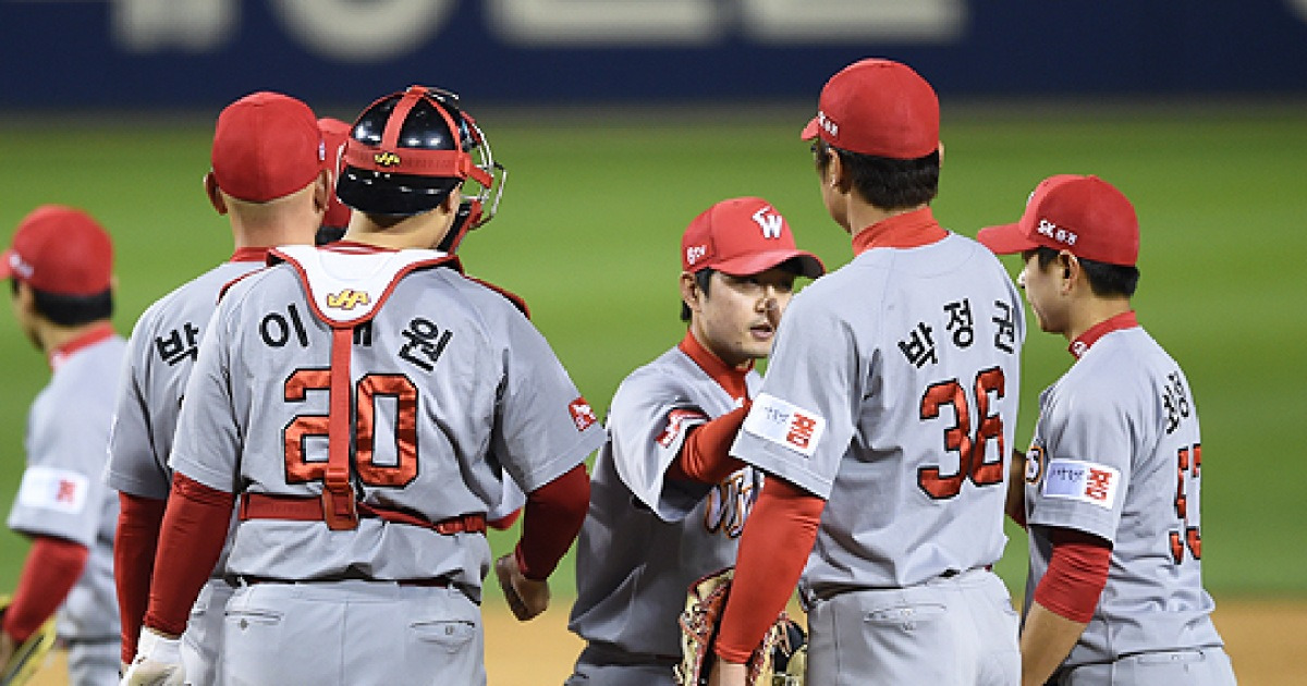 SK 정진기, 생애 첫 PS 타석서 솔로포(KBO 와일드카드 결정전)