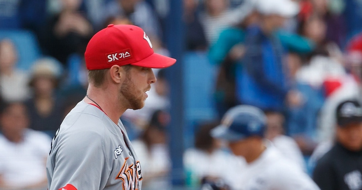 [2017 WC1] '장타에 무너진' 켈리, 2⅓이닝 8실점 조기 강판